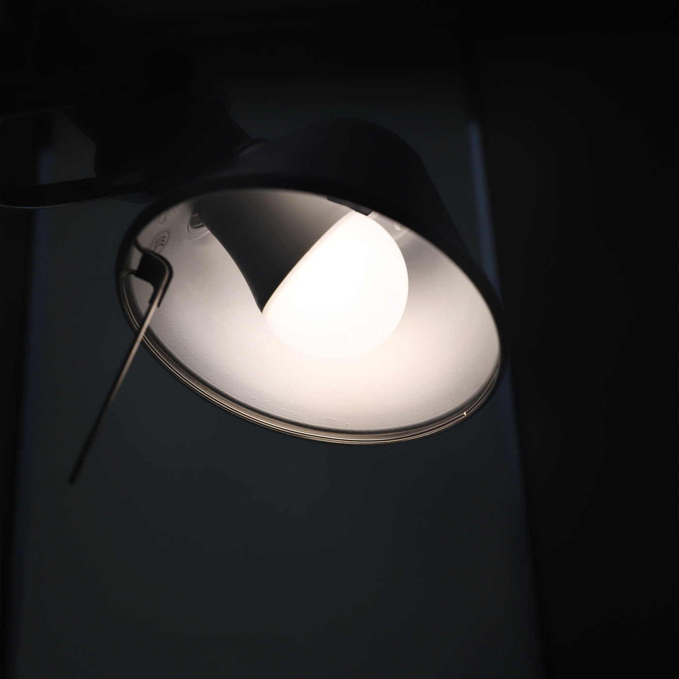 SunWave+™ Infrared-Enhanced Full-Spectrum A60 Flicker-Free LED Bulb 40